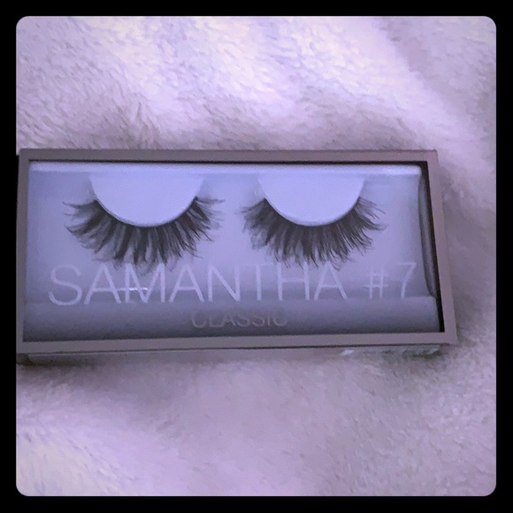 HUDA BEAUTY | Makeup | Huda Samantha Lashes | Poshmark